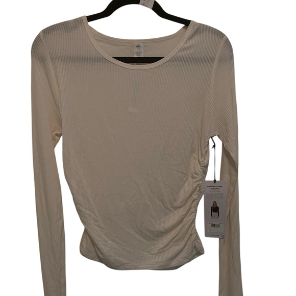 ALO Yoga | Tops | 62 Nwt Alo Yoga Gather Long Sleeve Size L | Poshmark